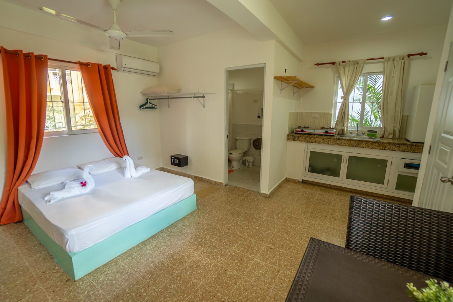 Waterfront Restaurant and Village Home - Playa Alicia